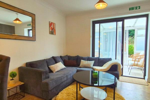 Harebell House 2bd Newly Renovated Near M5, M6, J9, And J7 - Birmingham