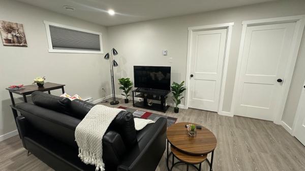 Eastbrook Cozy Basement Suite With Tempur-pedic Bed - Saskatchewan