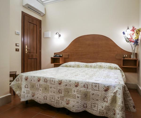 Hotel 4 Coronati - Monti
