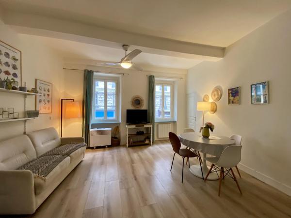 Joli Appartement Niçois En Bord De Mer - Nice