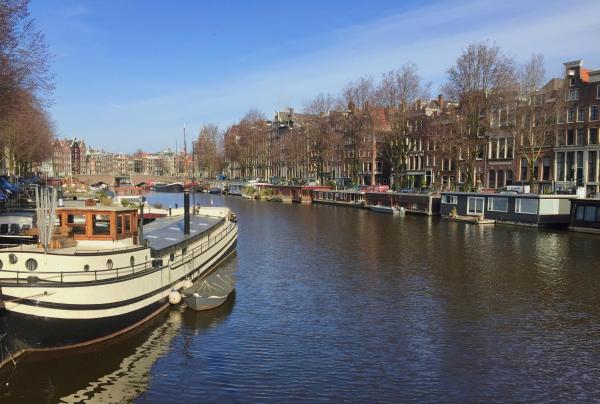 Top-notch Apartment Along Canal In Historic Centre - Amsterdam