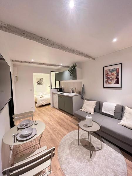 Appartement Cosy Au Coeur Du Vieux Nice - Nizza