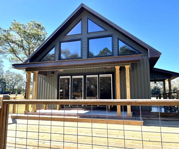 Peaceful Cabin With Dock And Pond Views In Georgia - Florida