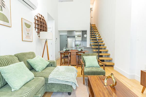 Charming&spacious Penthouse With Private Balcony - New York