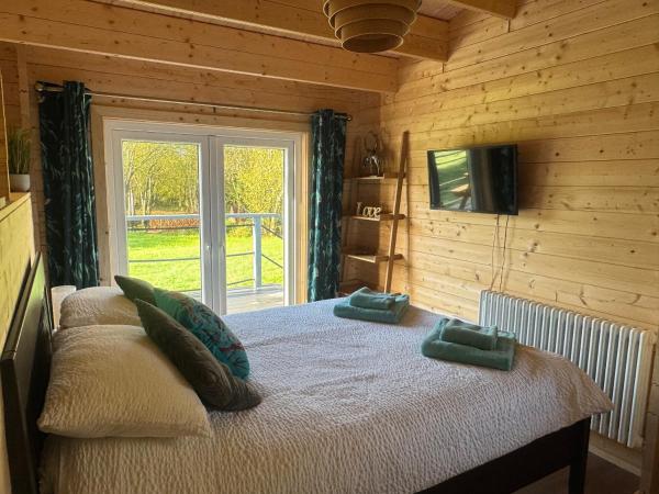 Lake Lodge At Farthings Farm - Devon