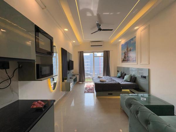Kremlin Luxury Studios - Noida