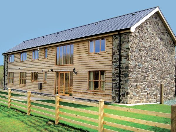 Cwm Corn Barn - Hw7662 - Kerry