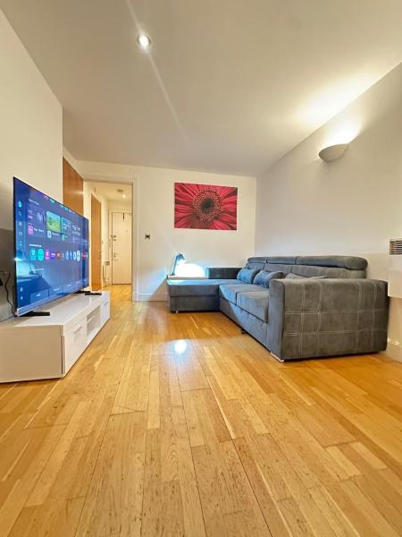 The Central Suite - Oldham