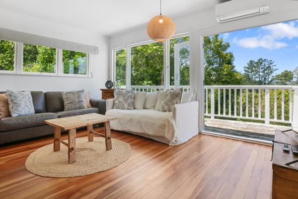 The Beach Cottage - Close To Beach And Town - Tairua