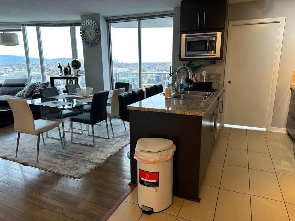 Luxury Condo With A Sauna Pool Jacuzzi & View - Vancouver, WA