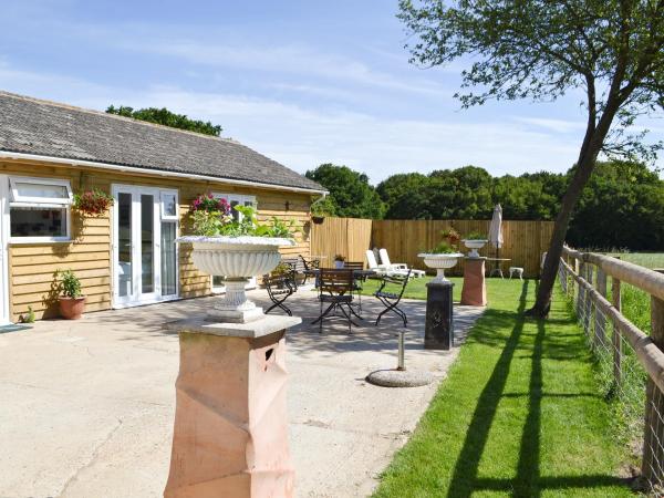The Duck House - Dymchurch