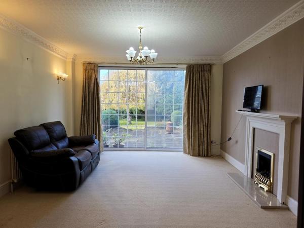 3 Bedroom Whole House With Free Car Parking - Leicester