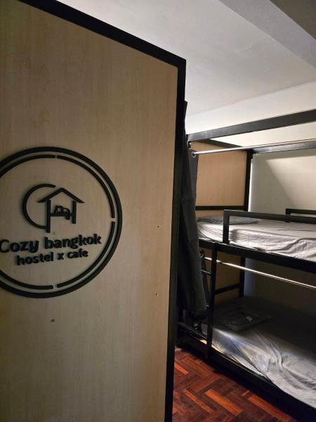 Cozy Bangkok Hostel - Bangkok