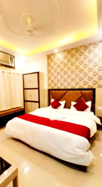 Premium Quality Hotel Prakash With Wifi & Lift Facility - Varanasi