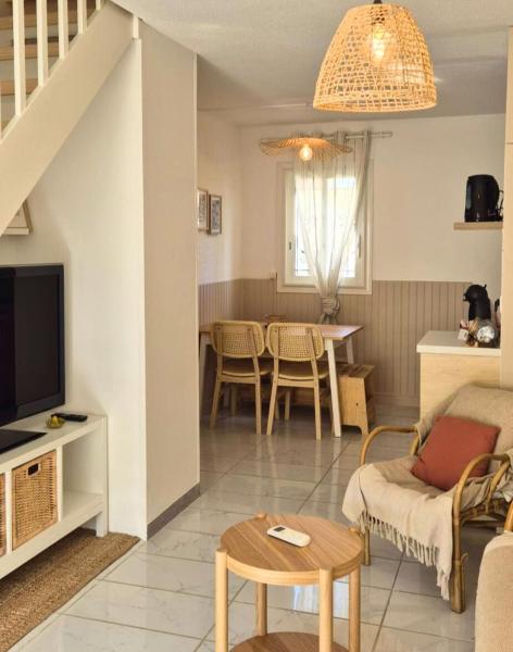 Charmante Maison Avec Terrasse - Saint-Laurent-d'Aigouze