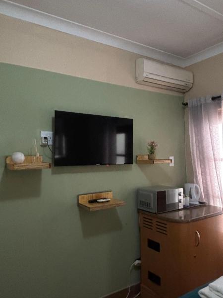 Laroza Guest House - Rustenburg