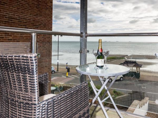 Lower Chine Apartment - Isle of Wight