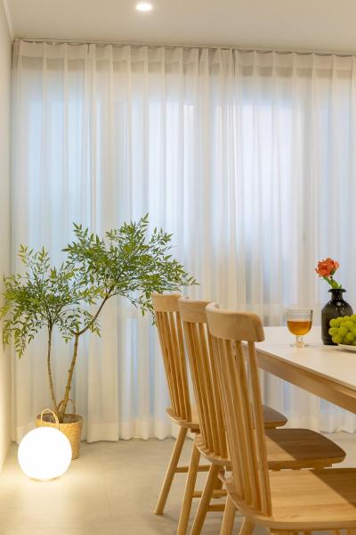 J-stay Hongdae, 5 Minutes Walk From Hongdae Entrance Station, 2-room, Free Luggage Storage, Remodeled, Art Seoul, Washer & Dryer - Bucheon-si