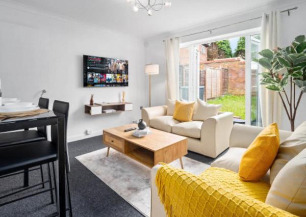 2 Bedroom House - Parking - Garden - Wifi 2gm - Birmingham