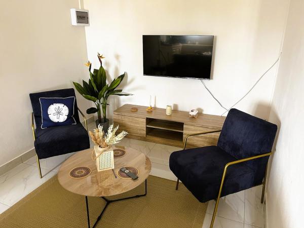 Coastal Blue Apt 7 - Mauritius