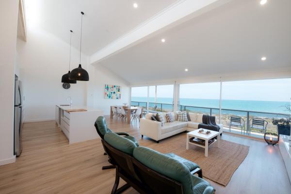 Grand Oceana - A Dual-unit Beachfront Getaway - Port Elliot