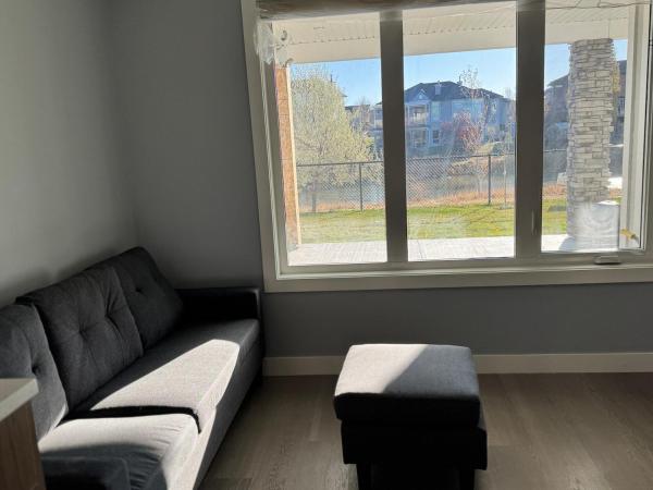Walkout Suite On Canal Near Canmore - Airdrie