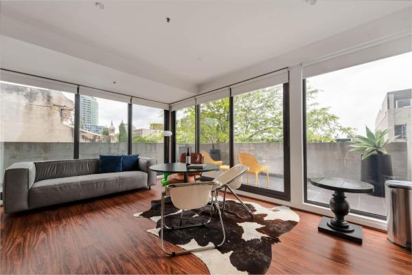 Central St Kilda Escape - Free Parking & Wifi - St Kilda