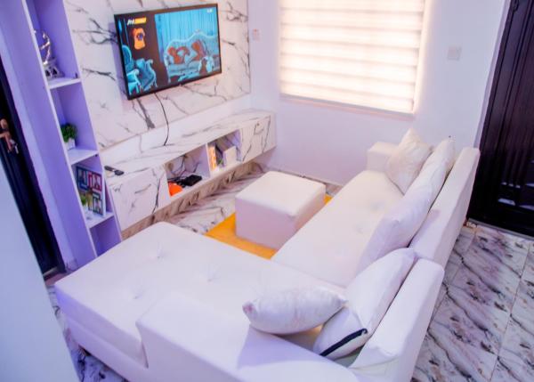 Tasteful 1bed Luxury Apartment, Adeniyi Jones ,3min To The Airport ,24hours Power - Nigeria