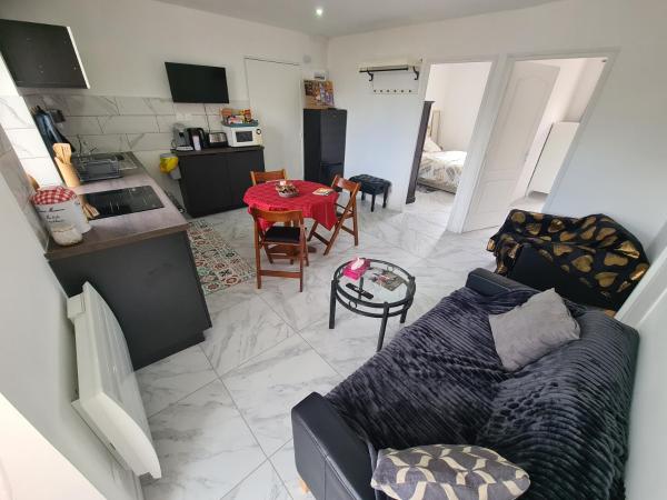Deux Appartements Un T3 Et Un F2 - Autun