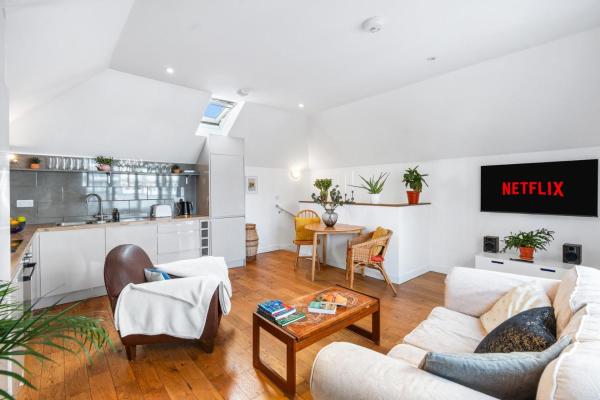 Brighton Seaside Stay – Modern Home With Patio & Balcony - Rottingdean