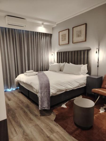 Menlyn Maine Trilogy Apartment 914a - Pretoria