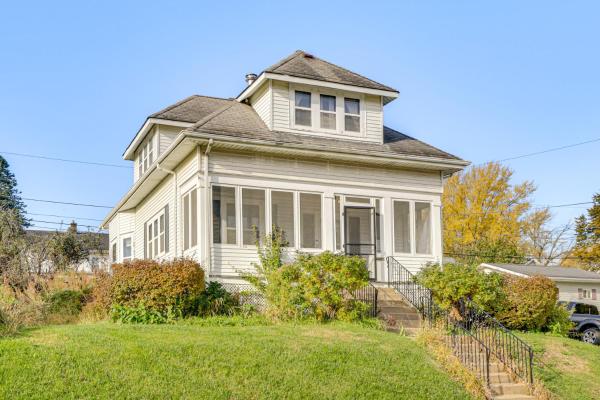 1 Mi To Downtown Dubuque! Spacious Home - Durango, IA