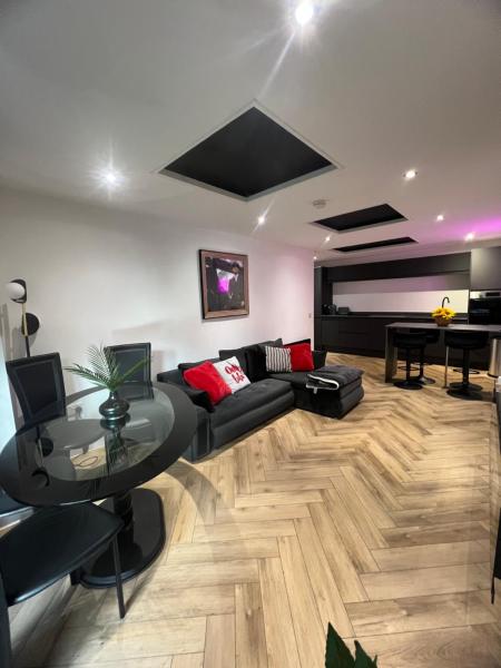 3 Bedroom Edinburgh Apartment - Edinburgh