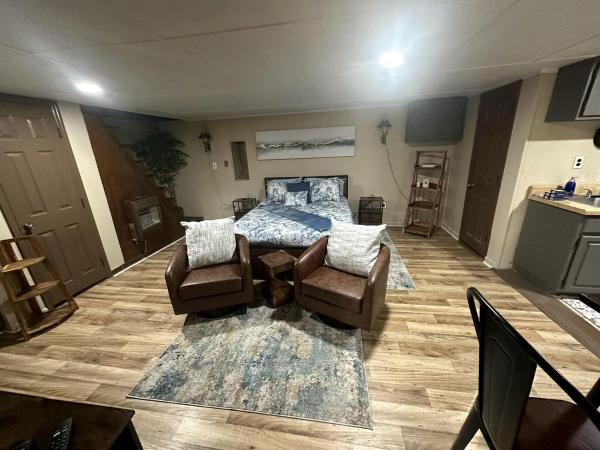 Cozy Cabin For Two By The Lake For A Peaceful Escape In Opelika, Alabama - Alabama