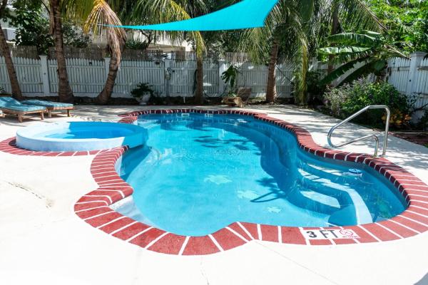 Oceanview Villa • Heated Pool + Hot Tub - Big Pine Key, FL