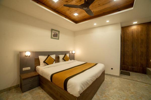 Lake Mount - Bhimtal