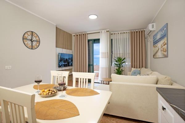 Rana Sea View Apartment - Albania