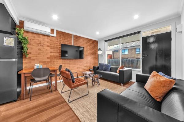 Vintage Groove At The Garden End - Tottenham