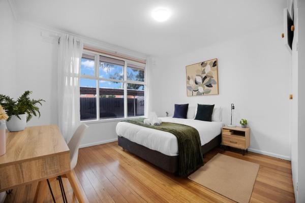 A Family Gem And A Sunshine Edge - Caroline Springs