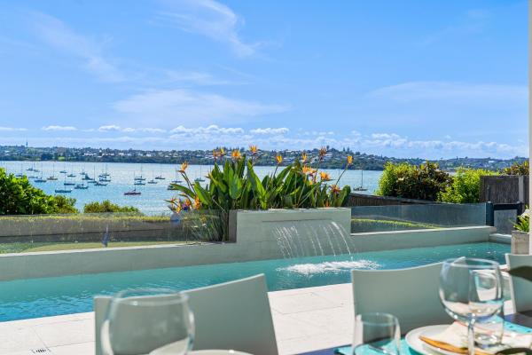 Azure Edge - Auckland Holiday Home - Waiheke Island