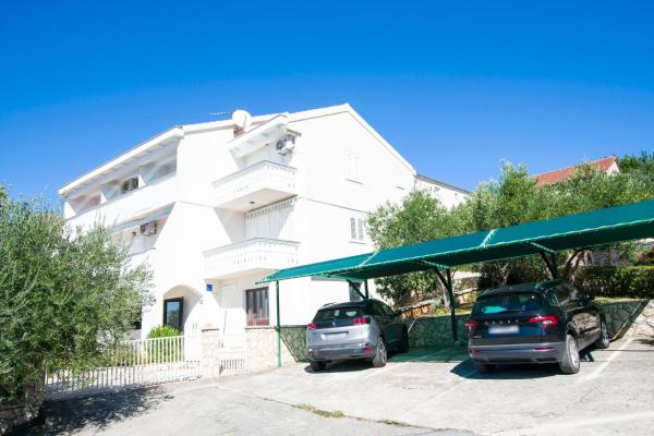 Apartments Josip - Sukošan