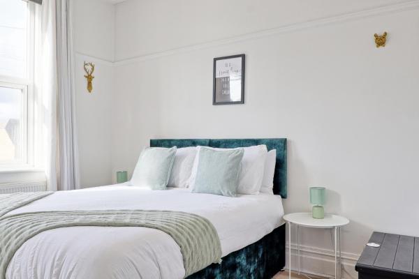 Clark Property Estates - Spacious Home By The Sea - Long Stays Welcome Enq! - Southend-on-Sea