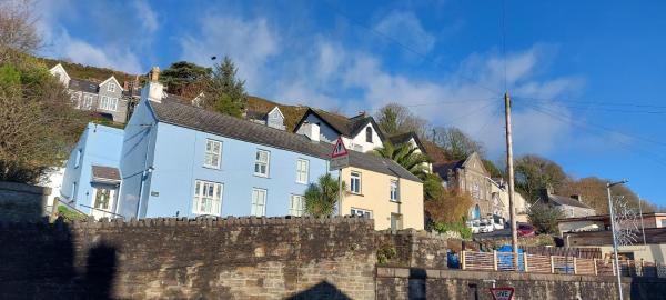 Cherry Cottage - Fishguard