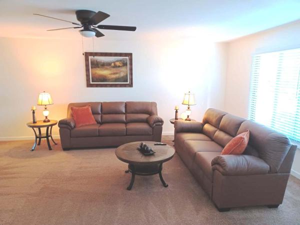 Sun City West - Homestay - Private Room, Private Bath, Wi-fi, Workspace With Garage - Glendale, AZ