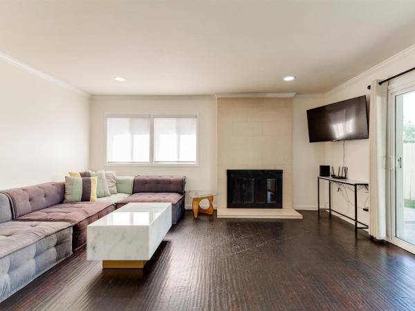 5 Bedroom Charmer In Granada Hills - 