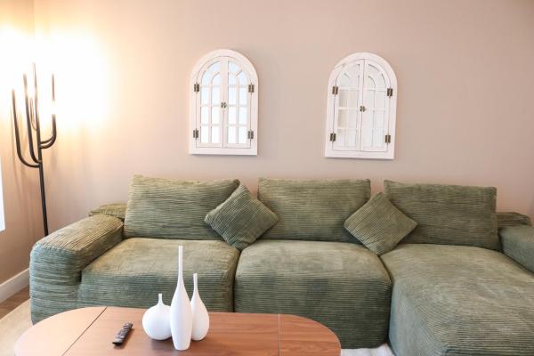 Pacific Paradise 10 Min From Disneyland With Pool & Gym - Irvine, CA