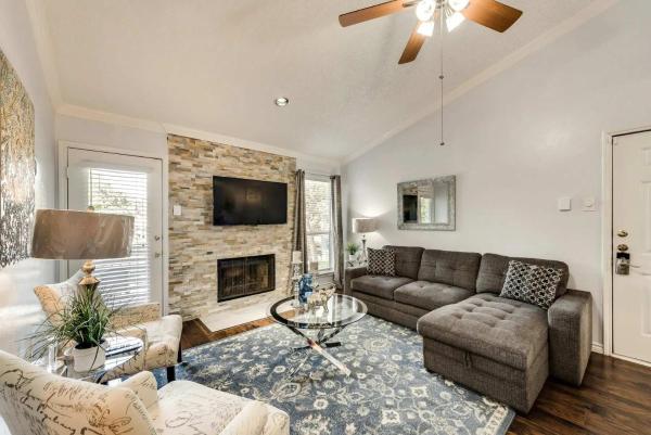 Modern Lux 2bd Pool Dfw South Irving I22 - Dallas, TX