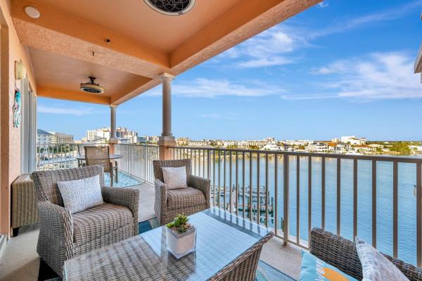 Waterfront 3b Balcony Hot Tub & Pool Near Beach - Dunedin, FL