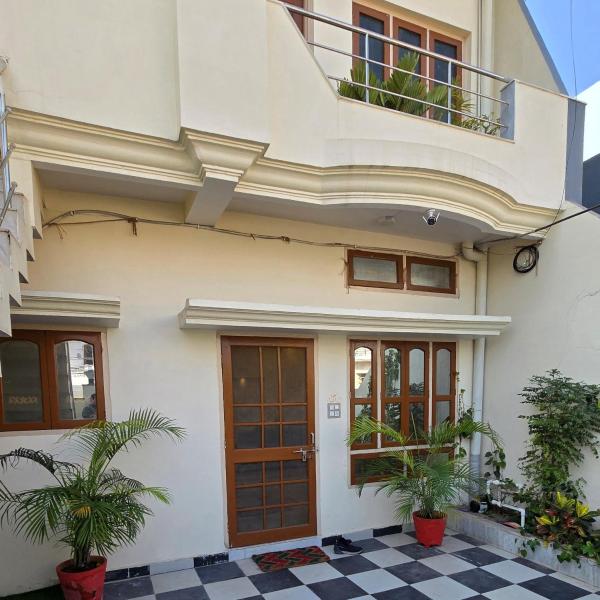 Aditi Premium Homestay Gf - Jabalpur