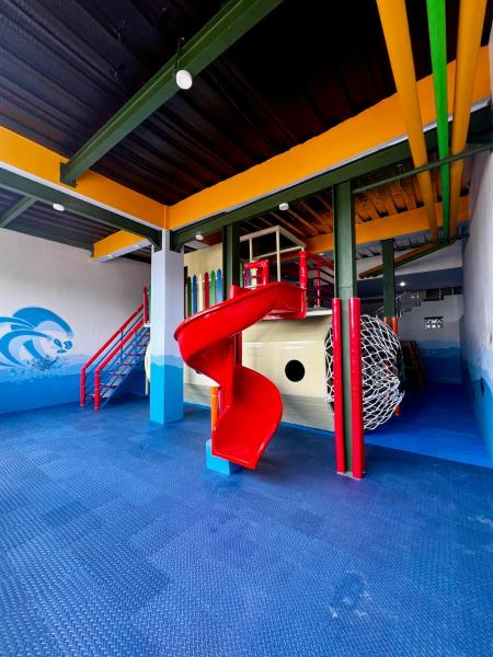 Submarine House Bandung - インドネシア バンドン